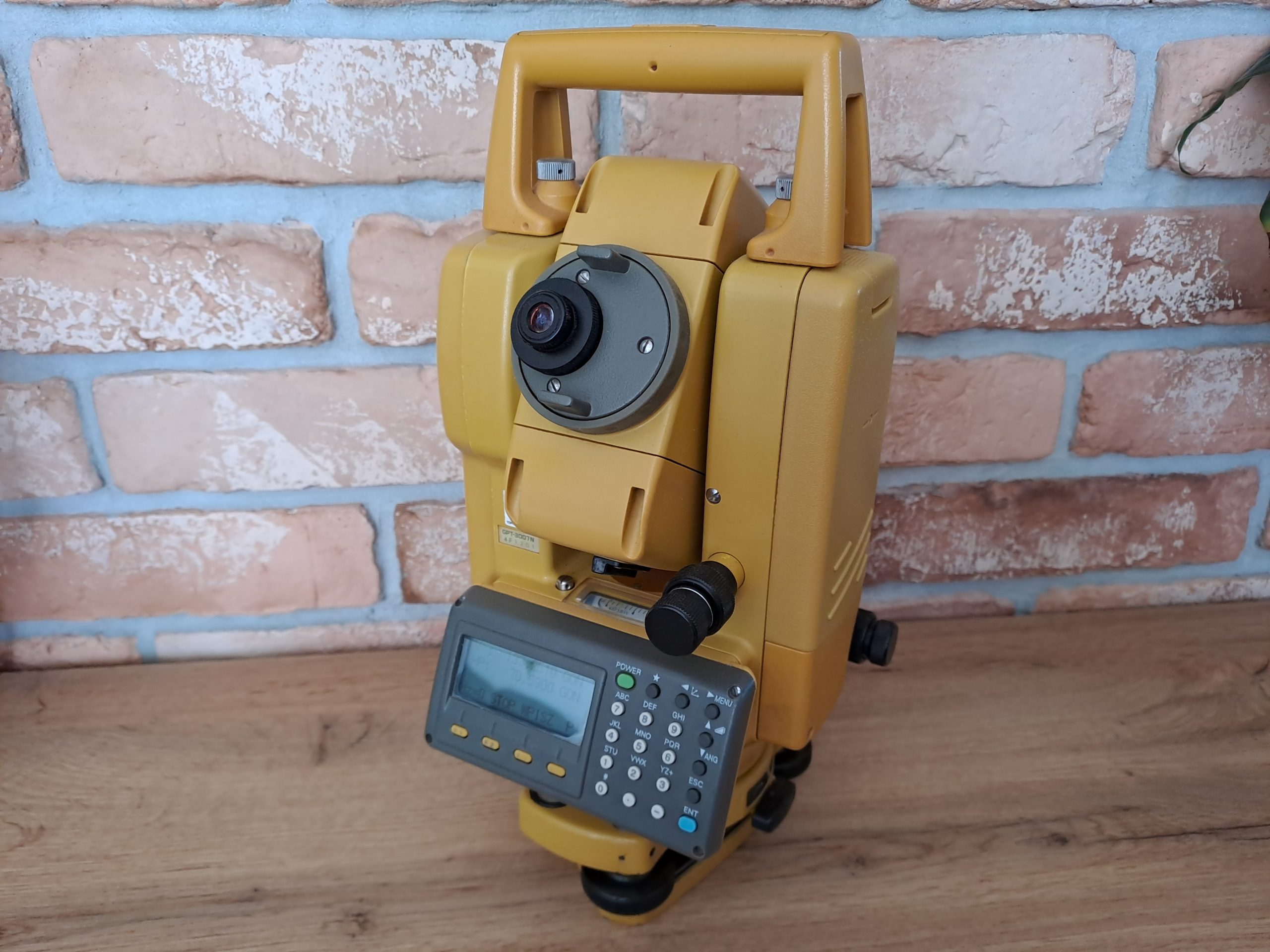 Tachimetr bezlustrowy Topcon GPT-3007N - Geosell.eu