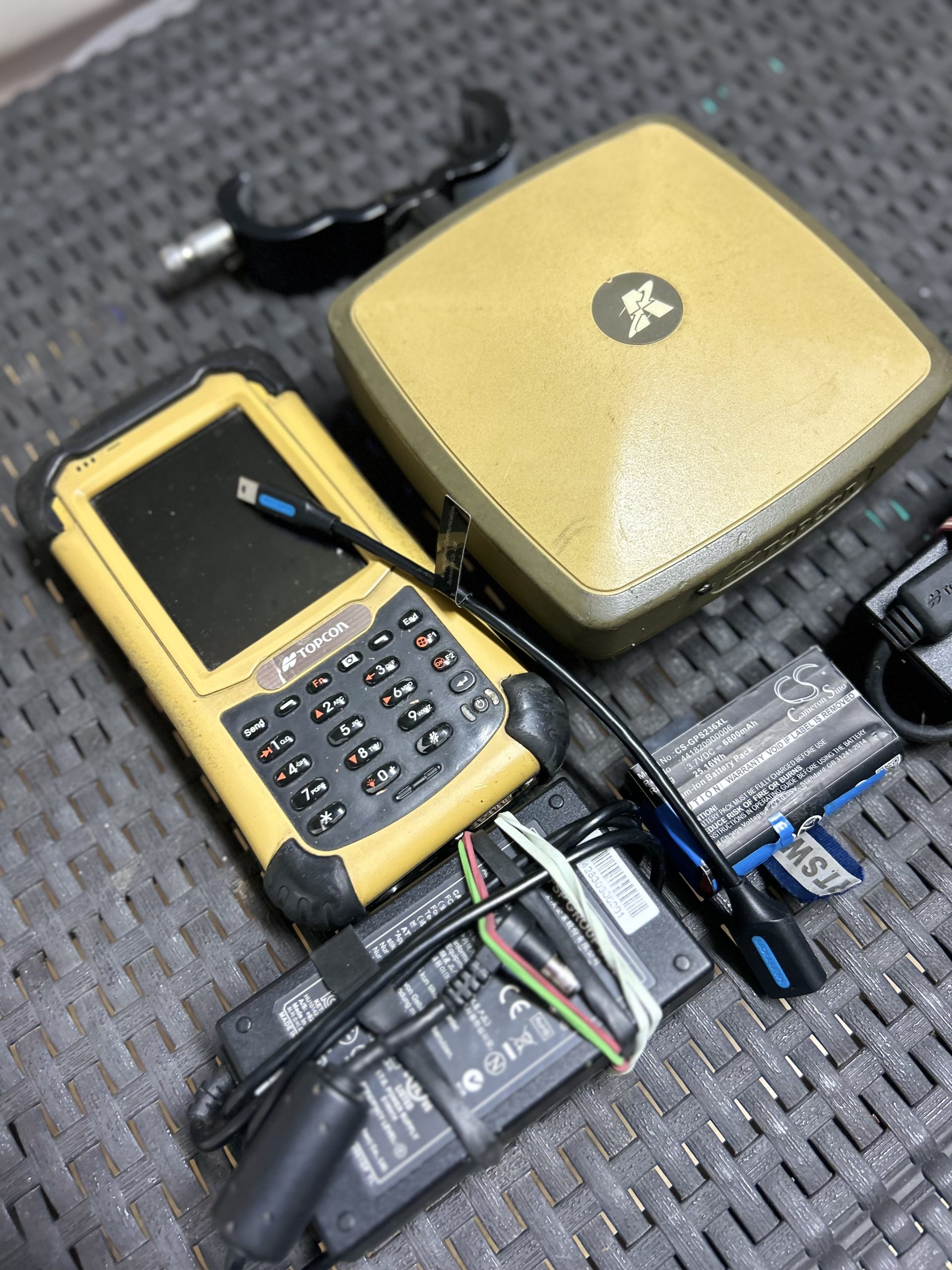 Topcon HiPer SR GPS/GLONASS Kit with FC – 236 Controller with Pole and ...