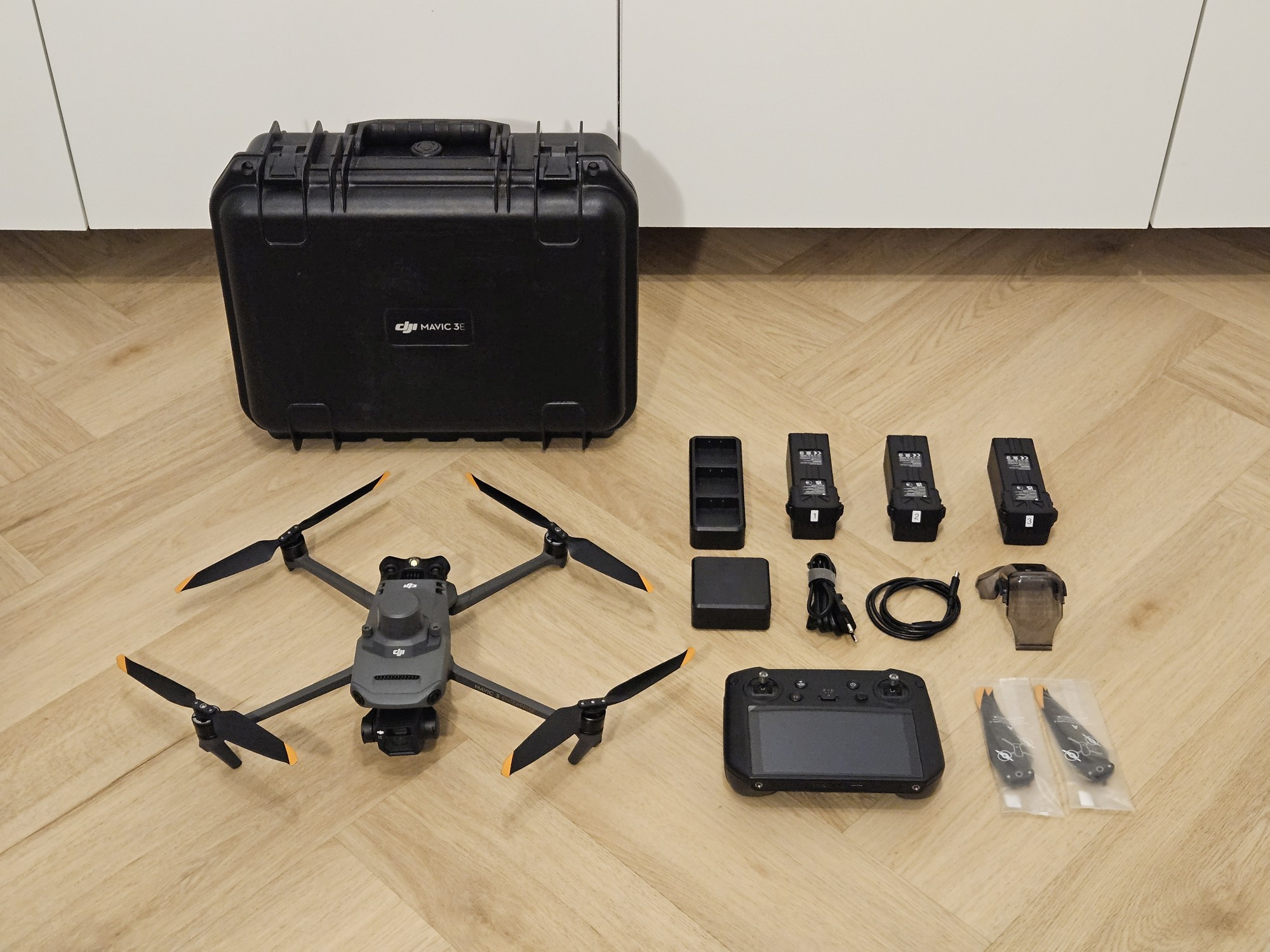 Dron DJI Mavic 3 Enterprise RTK + 3 Akumulatory - Geosell.eu